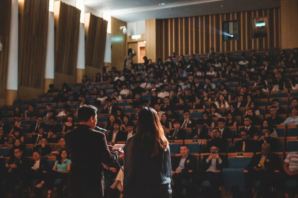 Débuter un bac+ 3 commerce – ENSUP Business School